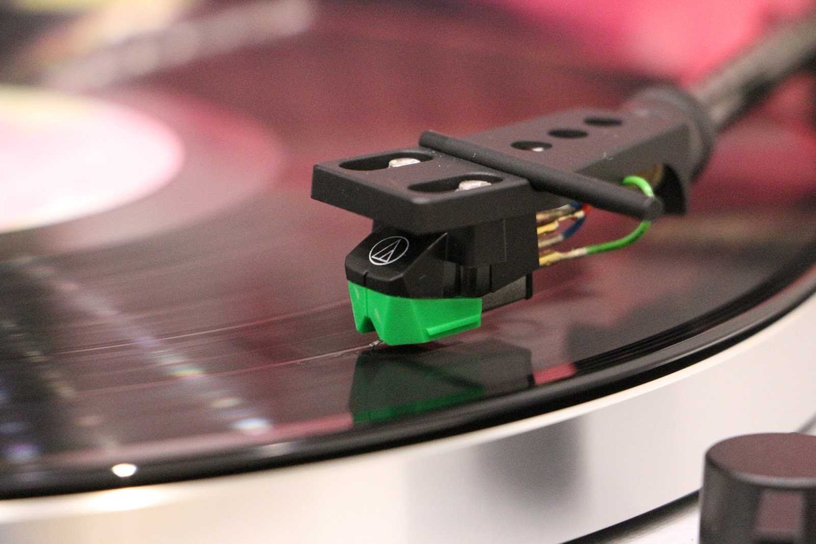 When should you change the stylus on a phono cartridge? - Son-Vidéo.com ...
