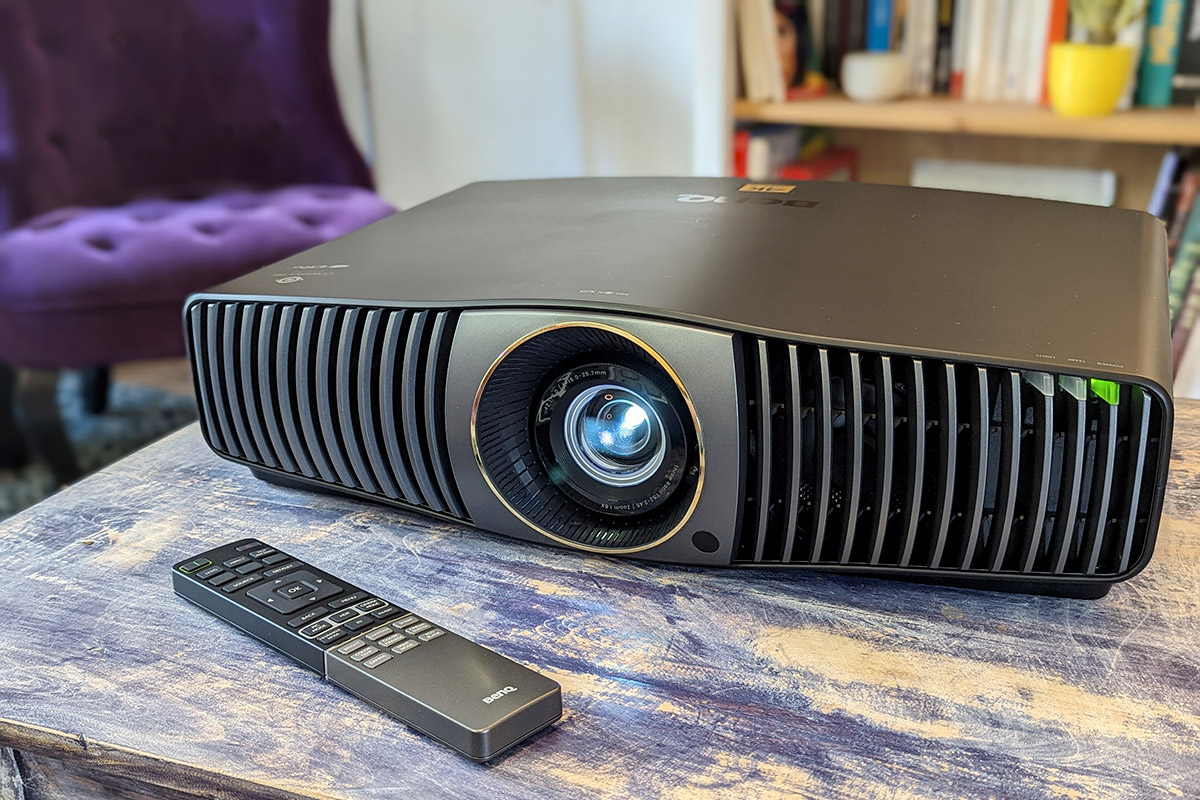 Test BenQ W5800 : le meilleur projecteur laser 4K home-cinéma 2024 ...